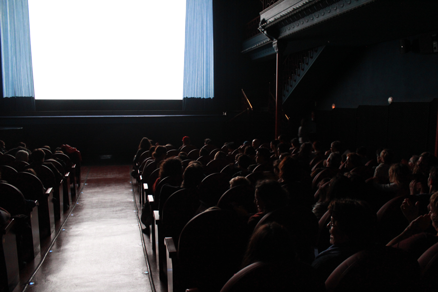 dore-cine-sala - Pequeños Planes